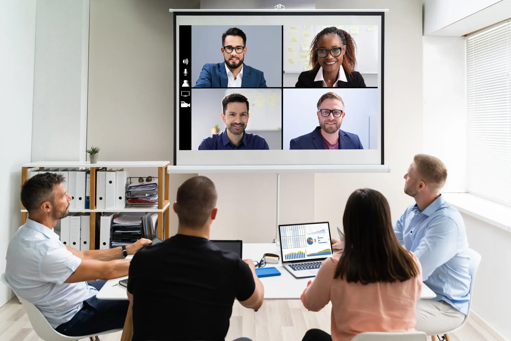 Virtual Sales Training That Works: How to Make It Engaging | Custom ...